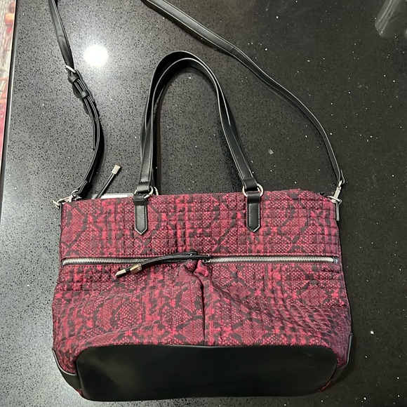 Max Studio | Bags | Nwt Max Studio Burgundy And Black Snakeskin Pattern ...